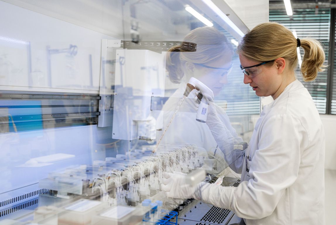 Large molecule manufacturing: Challenges and winning strategies